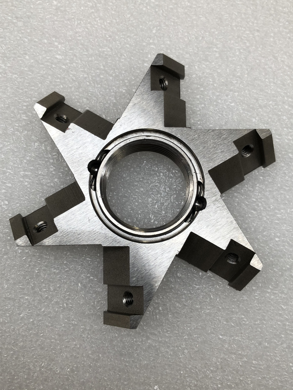Cutter hub